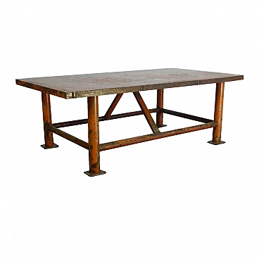 Restored industrial iron table | intOndo