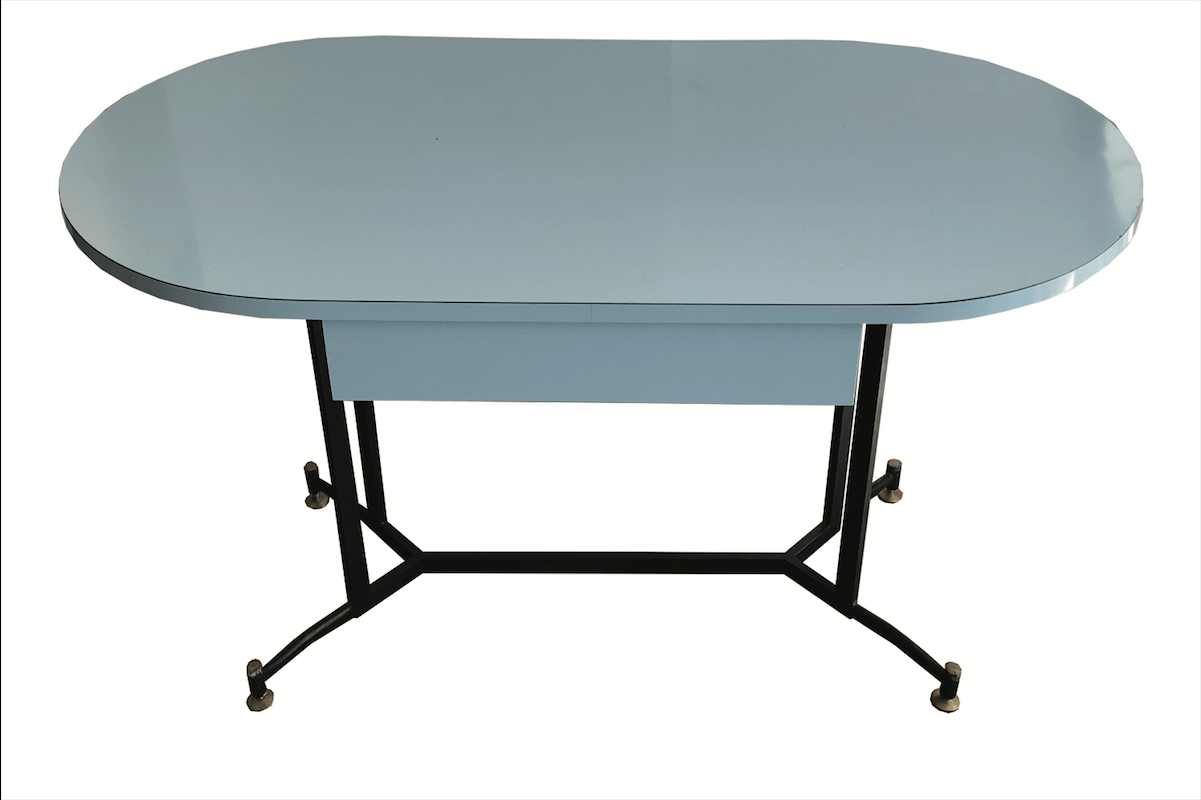 Tavolo ovale in metallo, ottone e formica anni '50 | intOndo