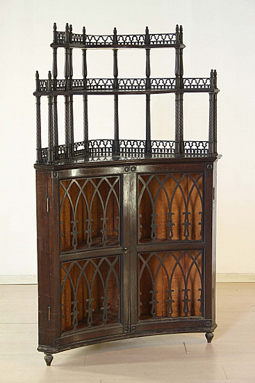 Neo-Gothic corner, mid-19th century | intOndo