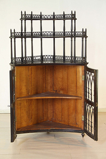 Neo-Gothic corner, mid-19th century | intOndo