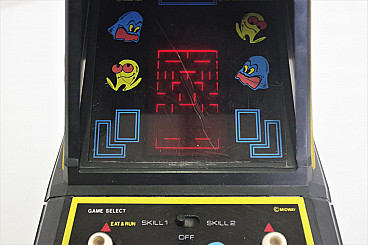 Pac-Man minigame by Coleco, 1980s | intOndo