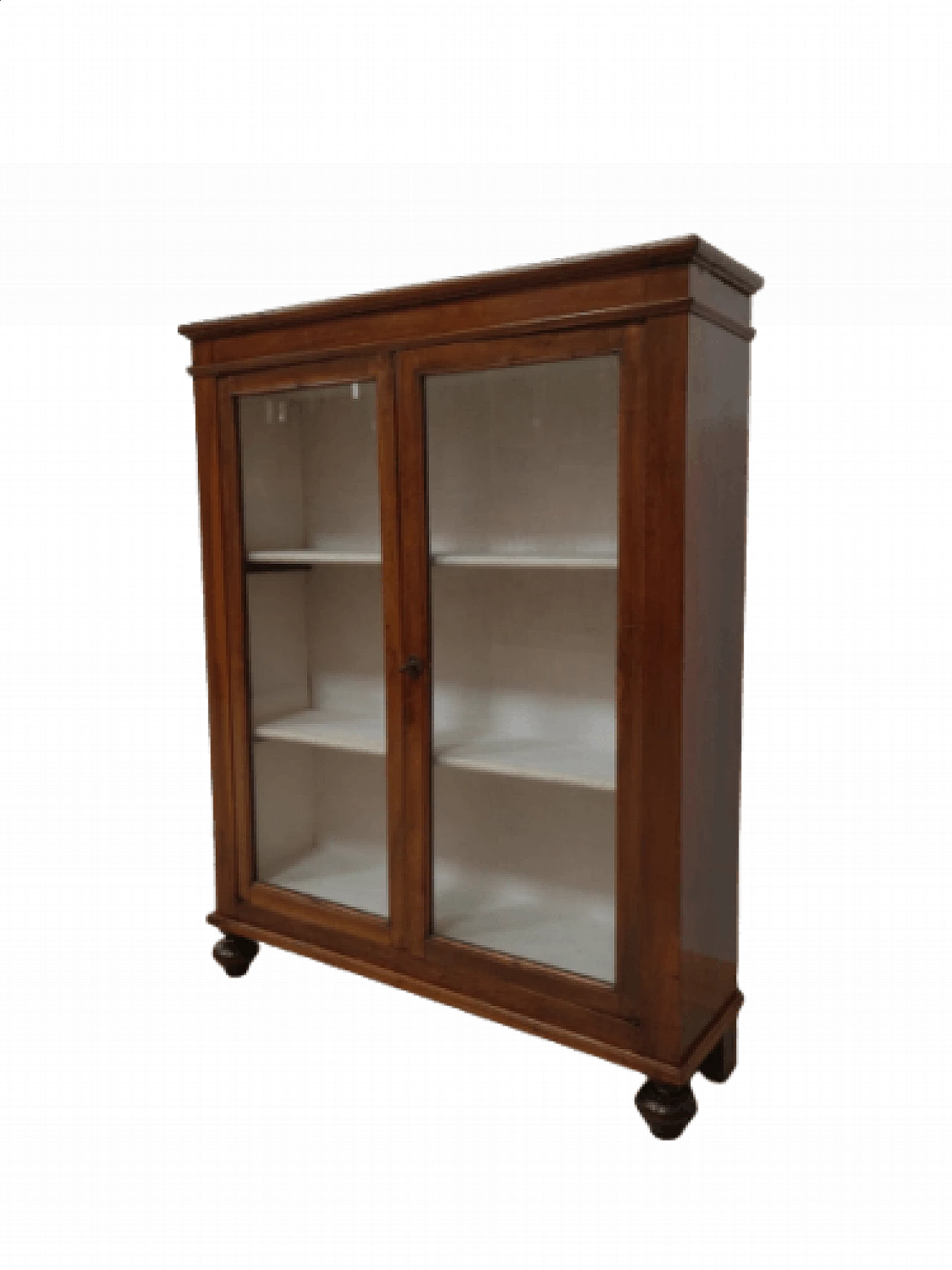 Walnut showcase with secret compartment, late 19th century | intOndo