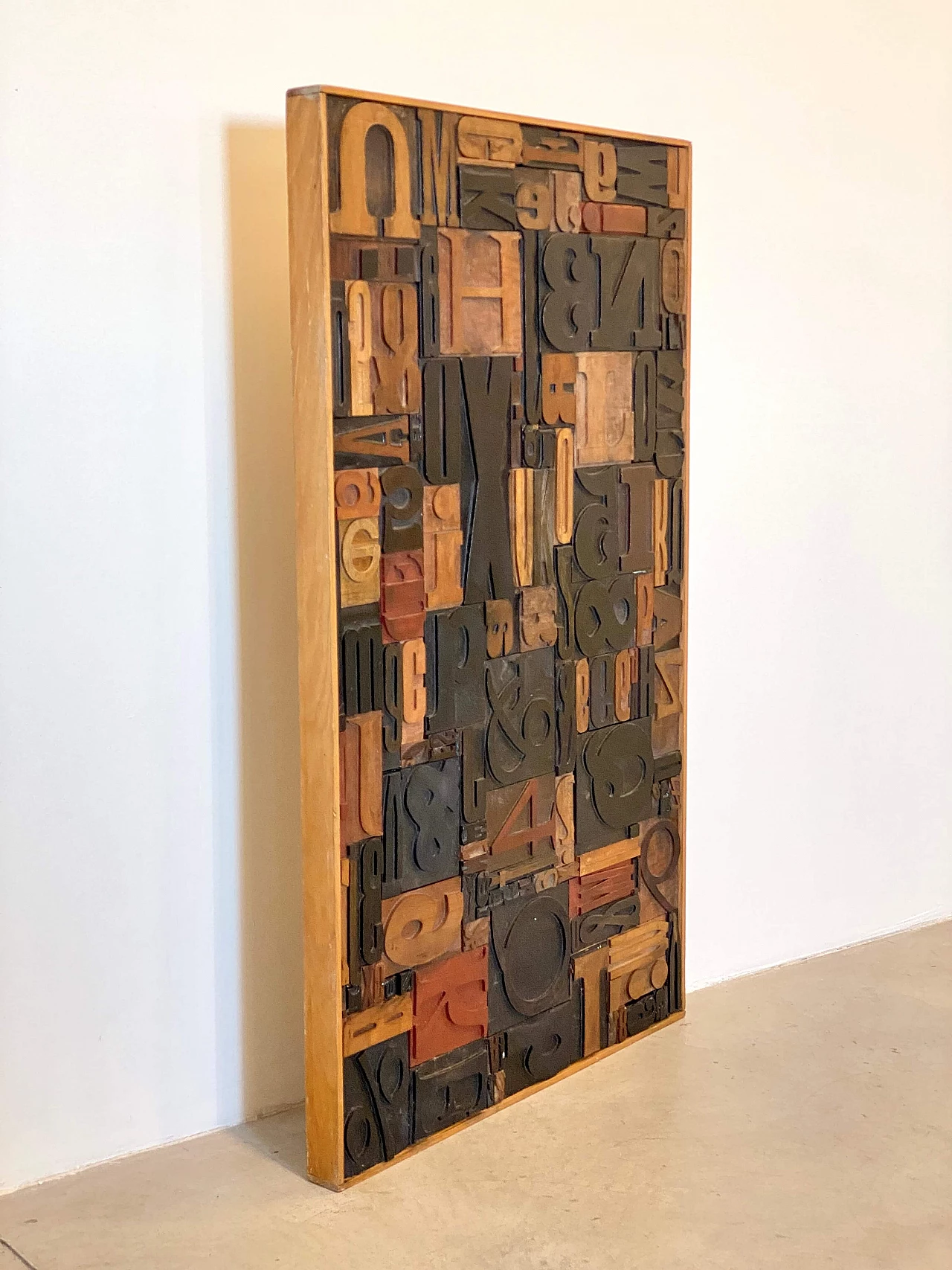 Panel with typographic letters and numbers, 1980s | intOndo