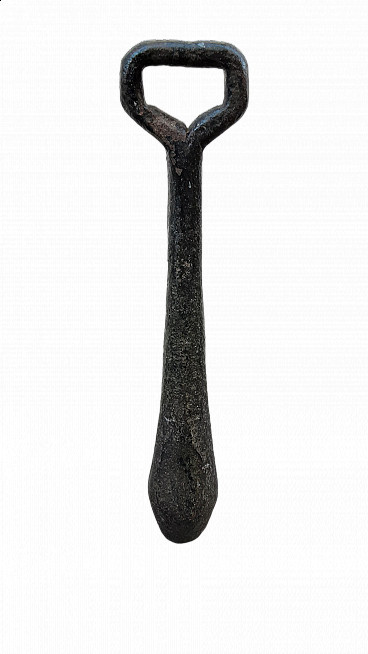 Metal bell clapper, 17th century | intOndo