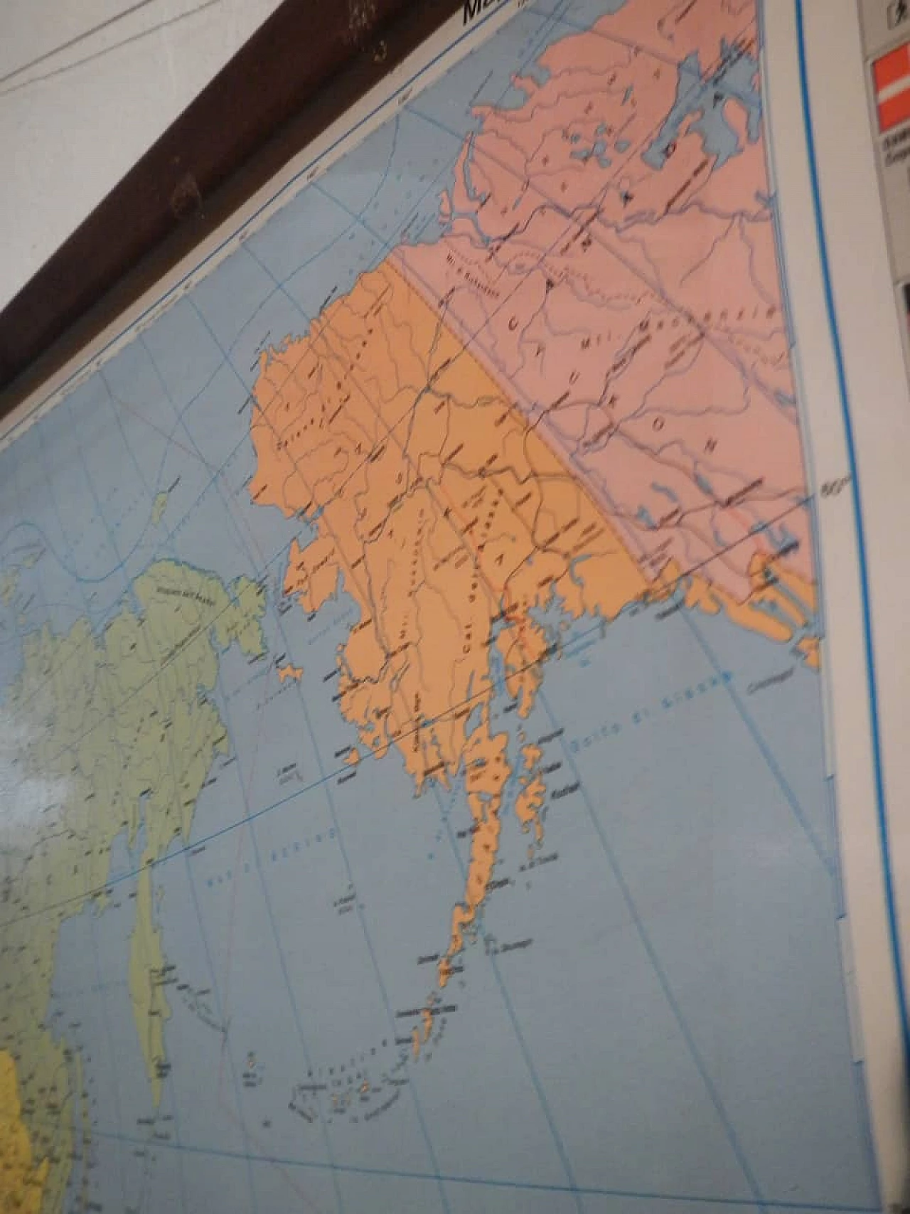 World map by Freytag & Berndt, 1980s | intOndo