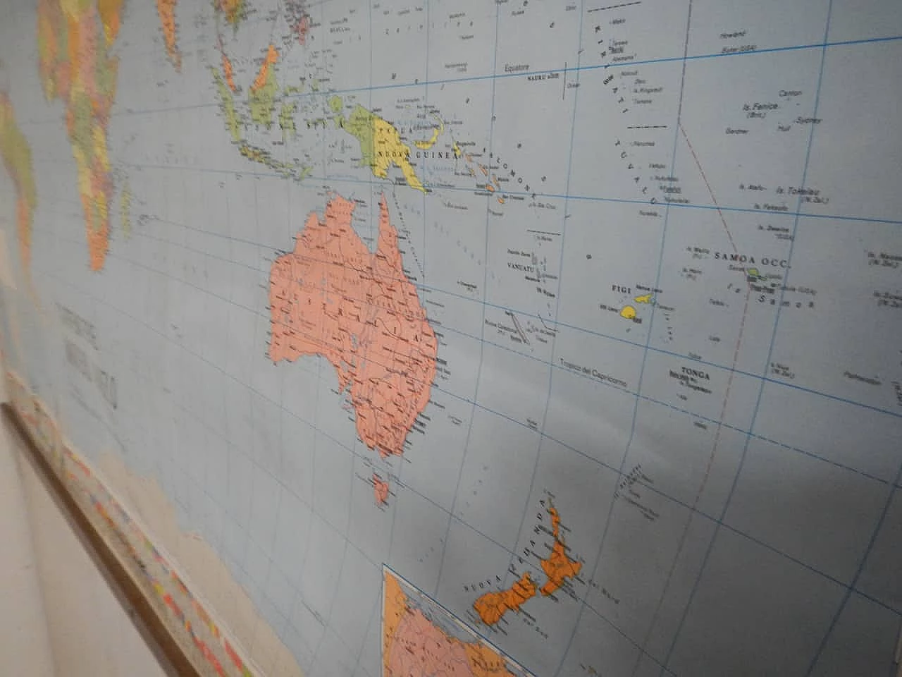 World map by Freytag & Berndt, 1980s | intOndo