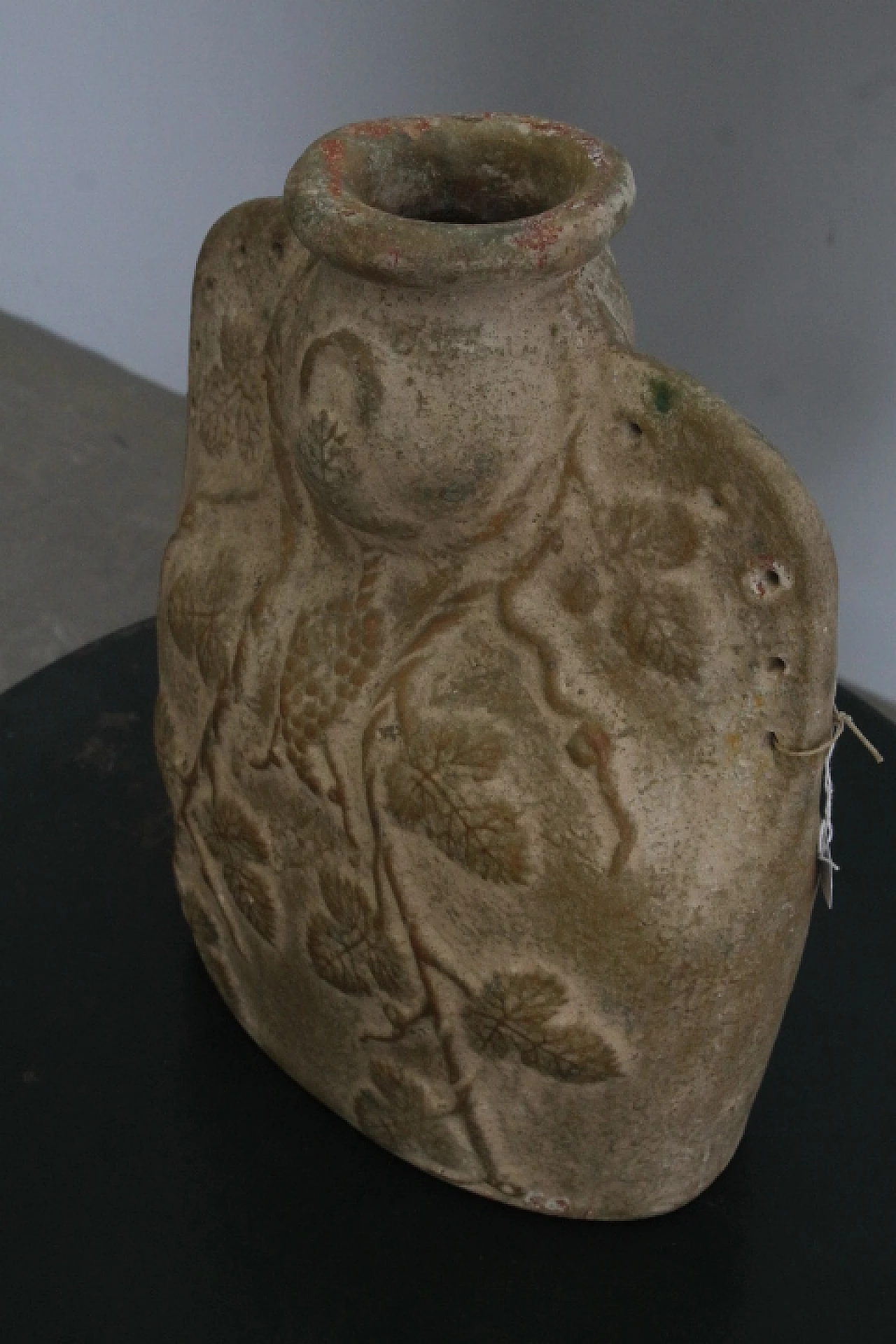 Terracotta pilgrim flask, 17th century | intOndo