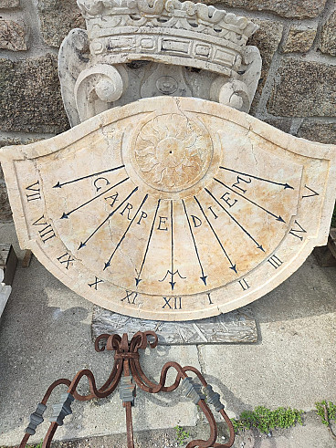 Yellow Nembro marble sundial, 2000s | intOndo