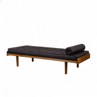Daybed G19 in oak and black leather by Ejvind A. Johansson for FDB ...