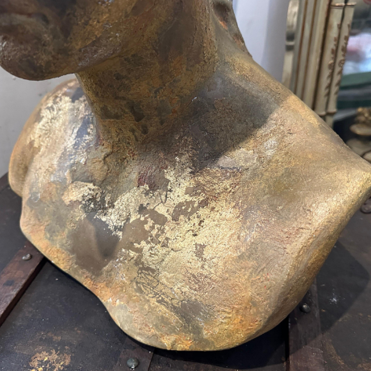 Venus de Milo bust, gilded plaster sculpture, 1950s | intOndo