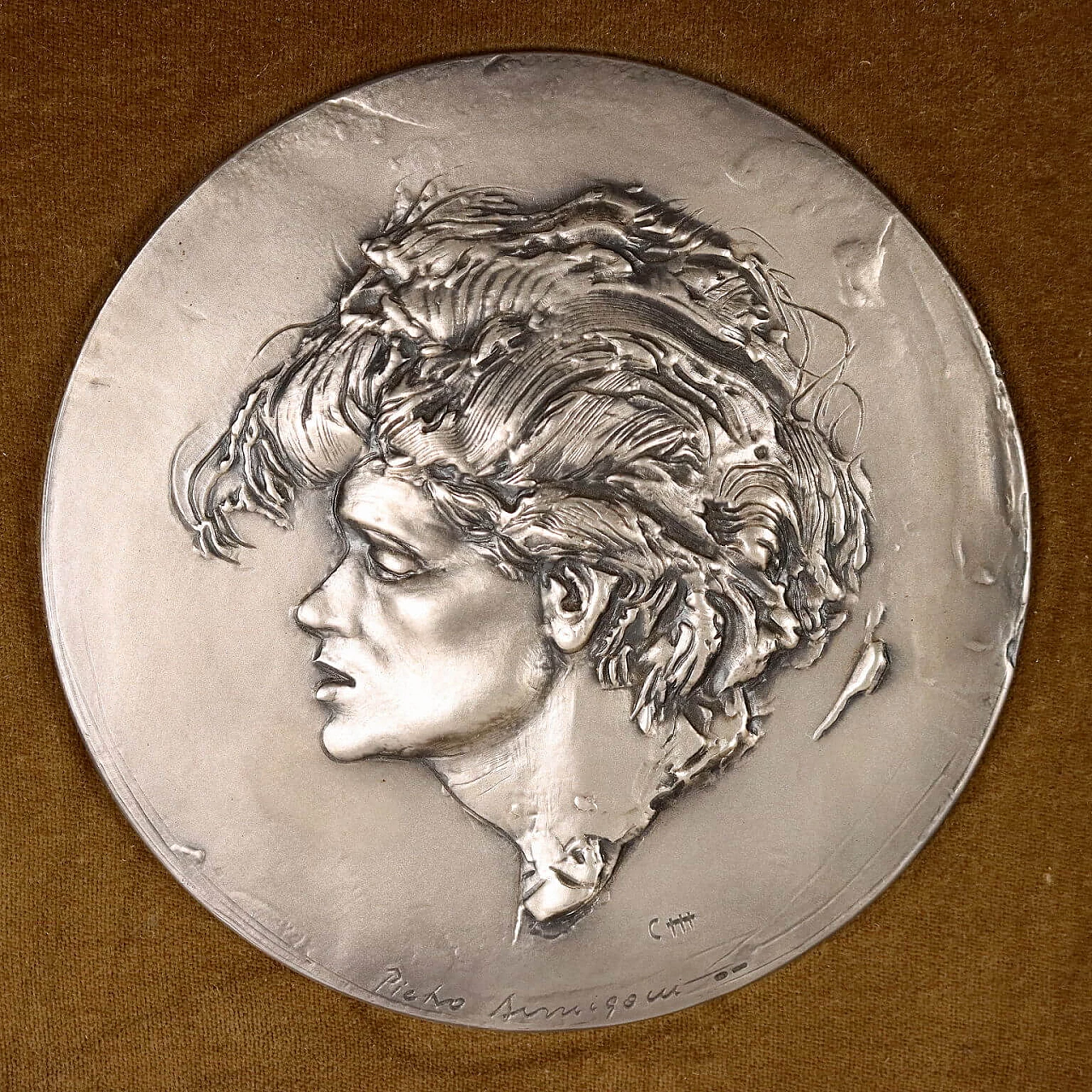 Pietro Annigoni, female face, silver bas-relief, 1970s | intOndo