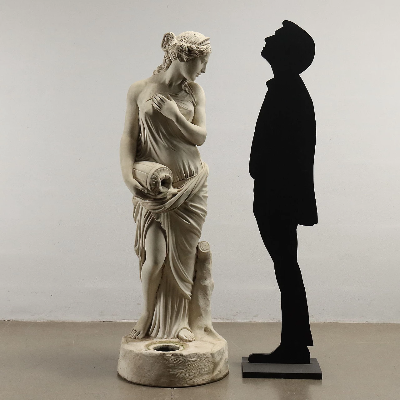 Dal Torrione, Venus at the spring, synthetic marble sculpture | intOndo