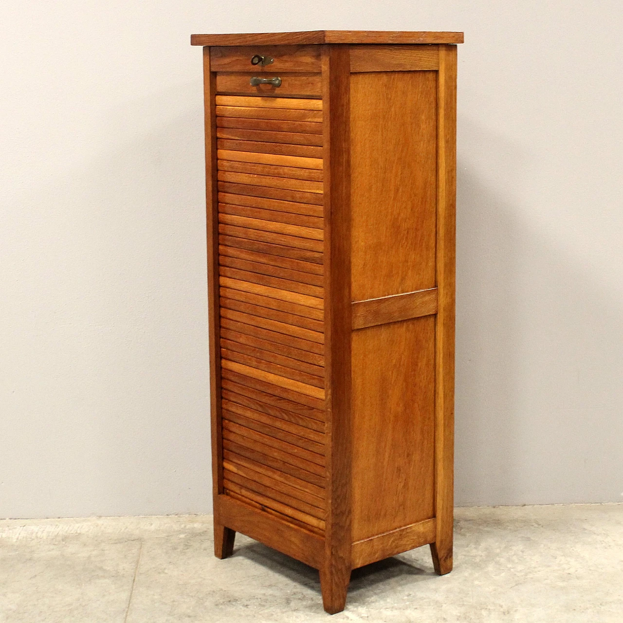 Single shutter oak filing cabinet, early 20th century | intOndo