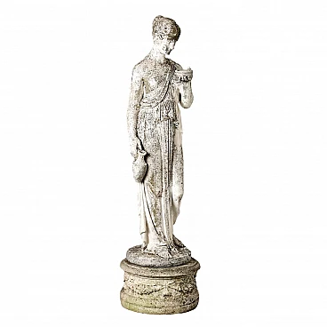 Allegory resting on fountain, grit garden statue | intOndo