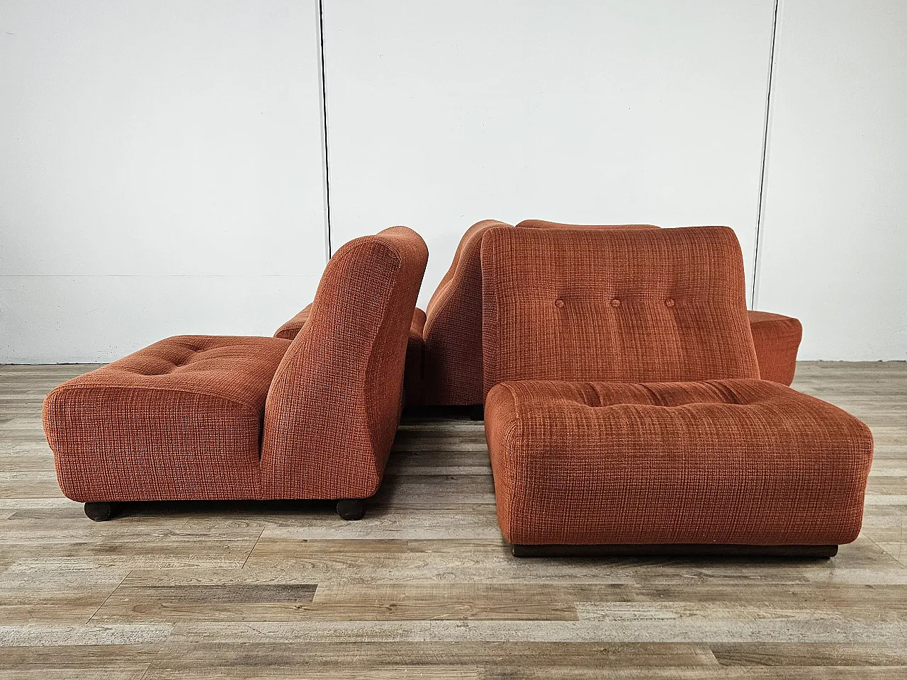 Poltrone modulari in stoffa rossa, anni '70 | intOndo