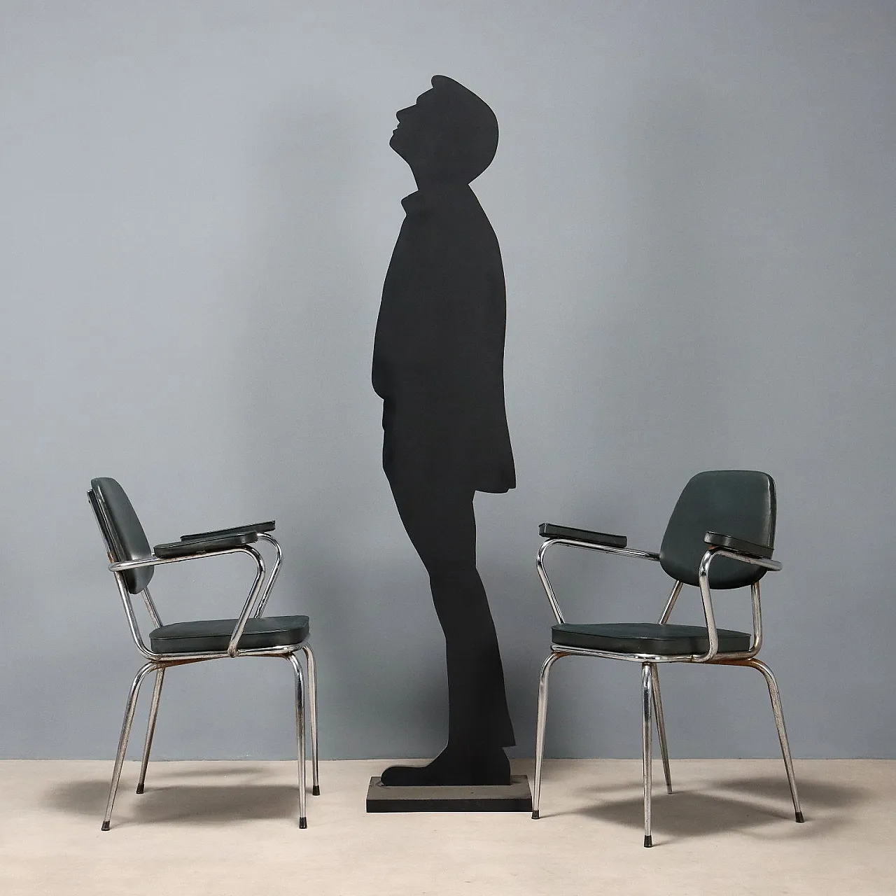 5 Chairs in chrome metal, expanded and vinyl, 20th century | intOndo