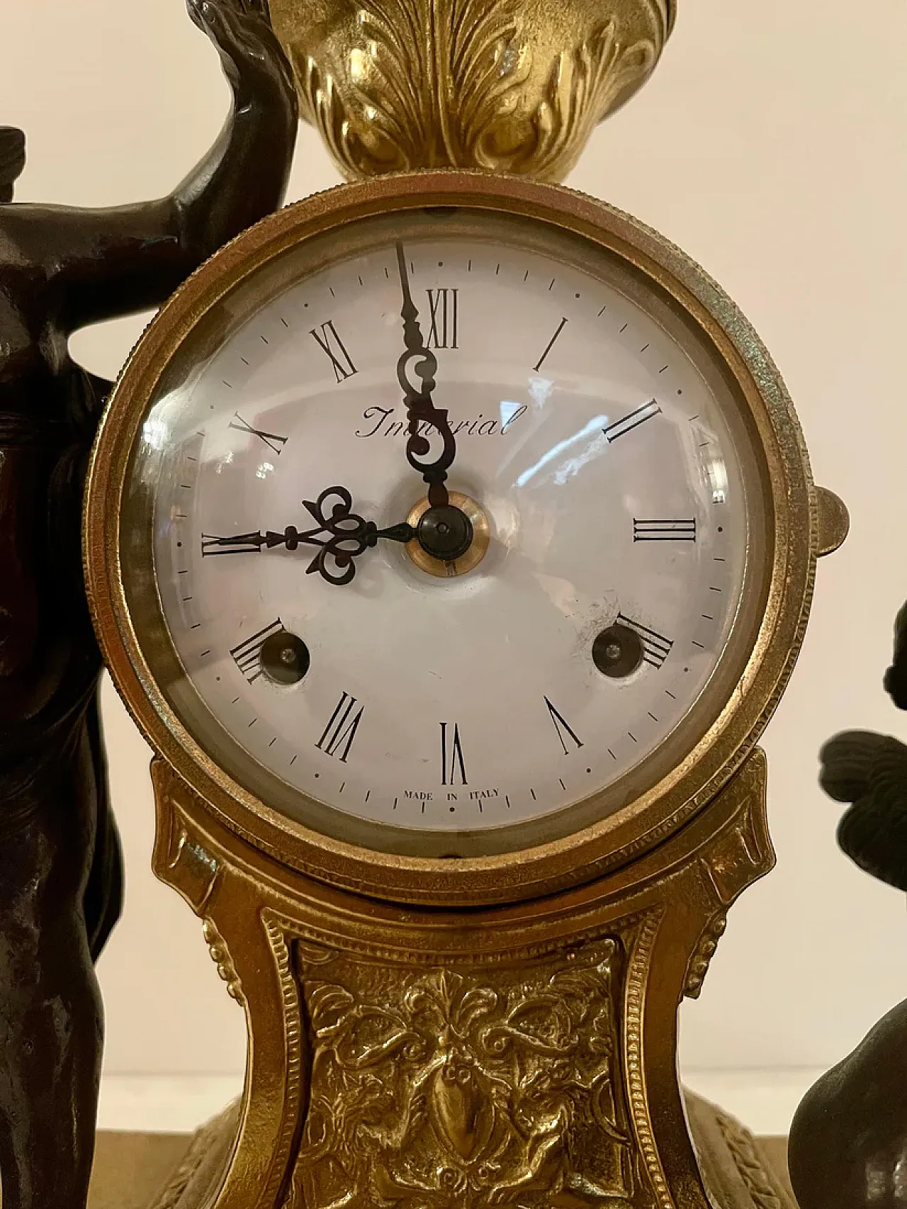 Classic Italian clock with cherubs, 70s | intOndo