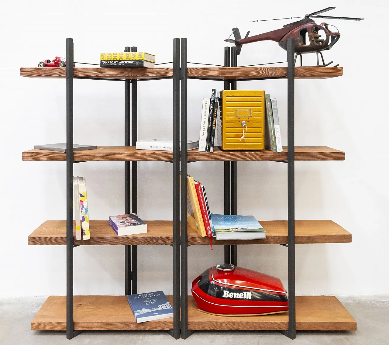 Artisan bookcase in iron and larch wood, 20th century | intOndo