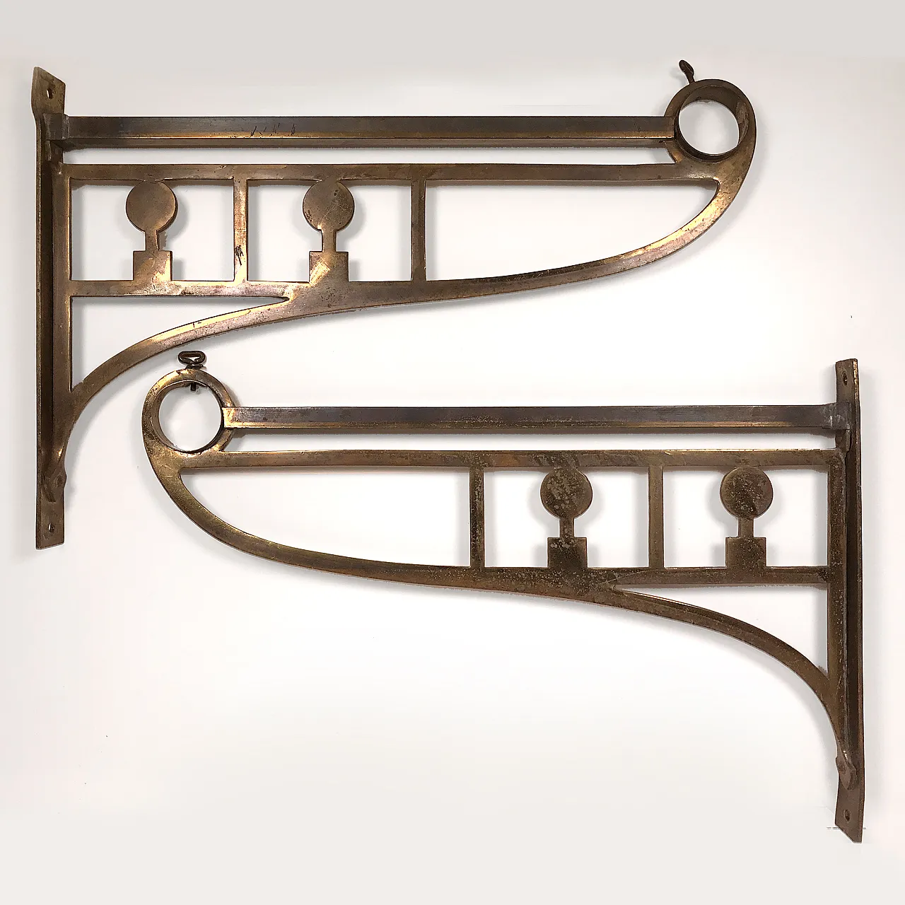 Liberty supports, 30s | intOndo