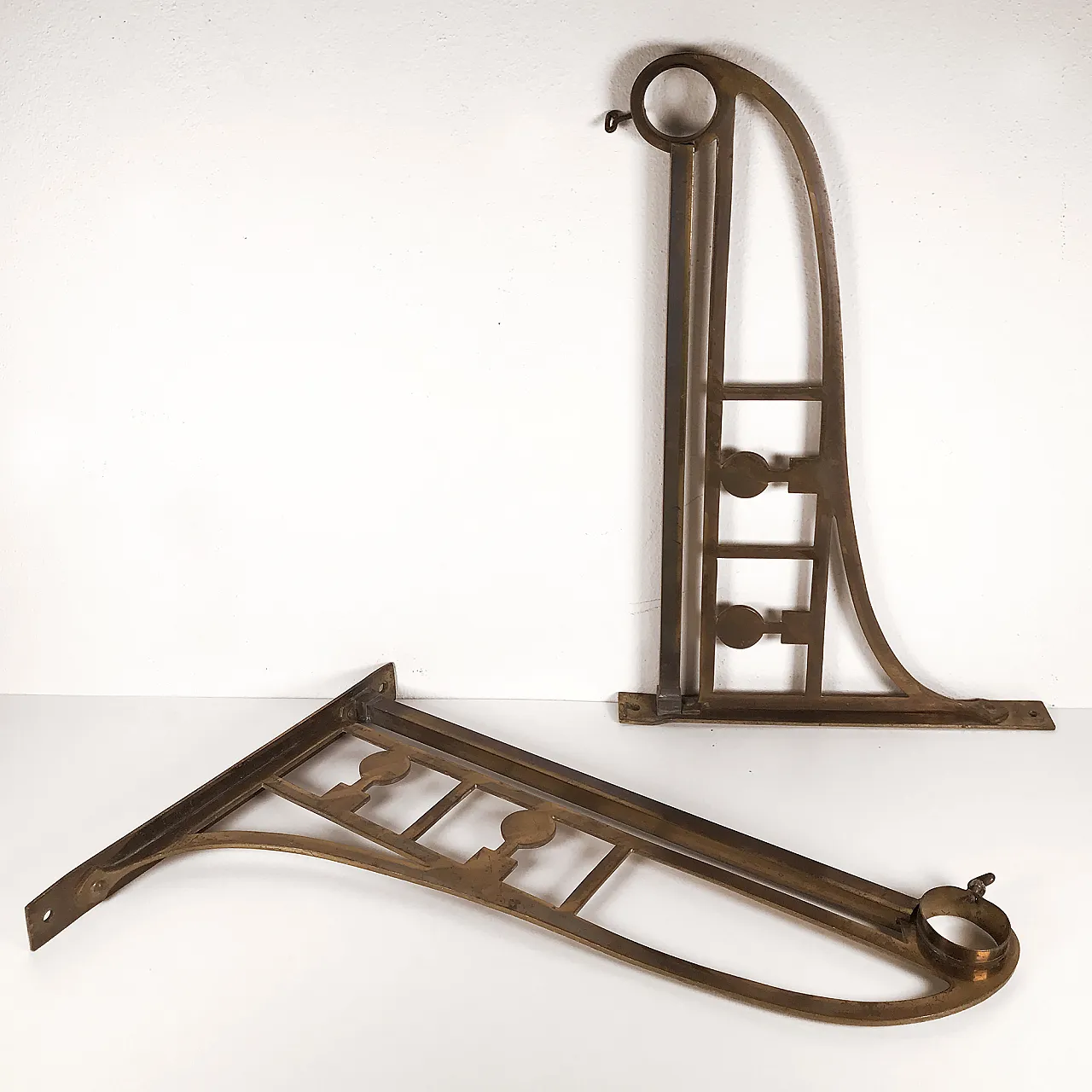 Liberty supports, 30s | intOndo