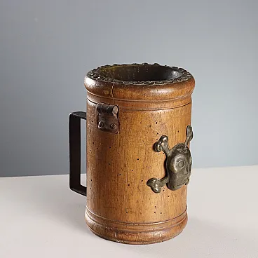 Walnut alms box with lock and iron handle, 18th century | intOndo